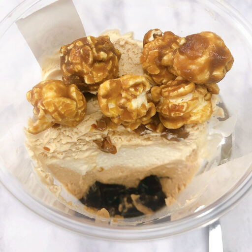 ポップコーンがパフェに⁉セブンの「ポップコーンインカップキャラメル」を正直レビュー♪：cocotte