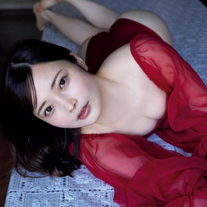 乃木坂46･川﨑桜が表紙を飾る｢ボム4月号｣が発売中!創刊45周年記念号をチェック：cocotte