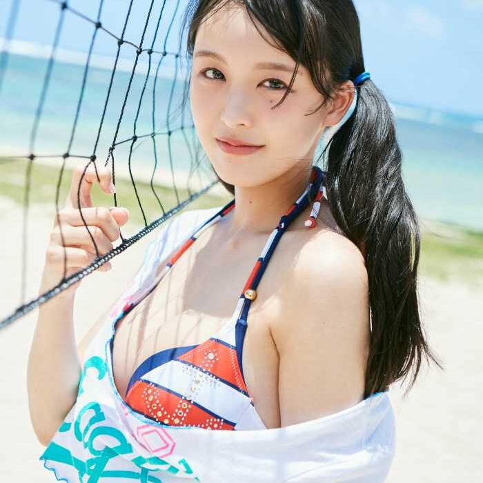 鈴原すずのデジタル写真集を配信中♡現役JKが大胆に美ボディを披露：cocotte