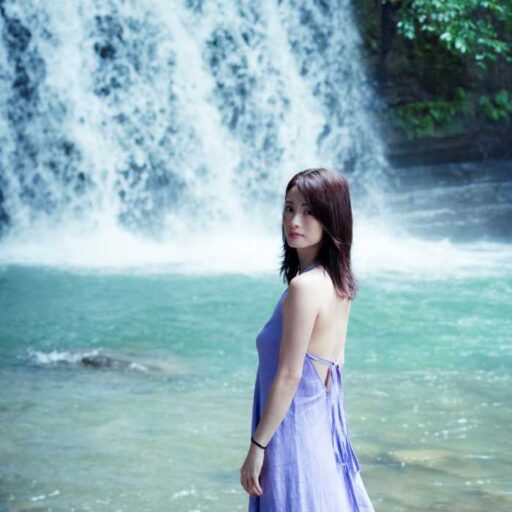 “現役JK最強ボディ”南みゆかの1st写真集が秋田書店から登場♡：cocotte